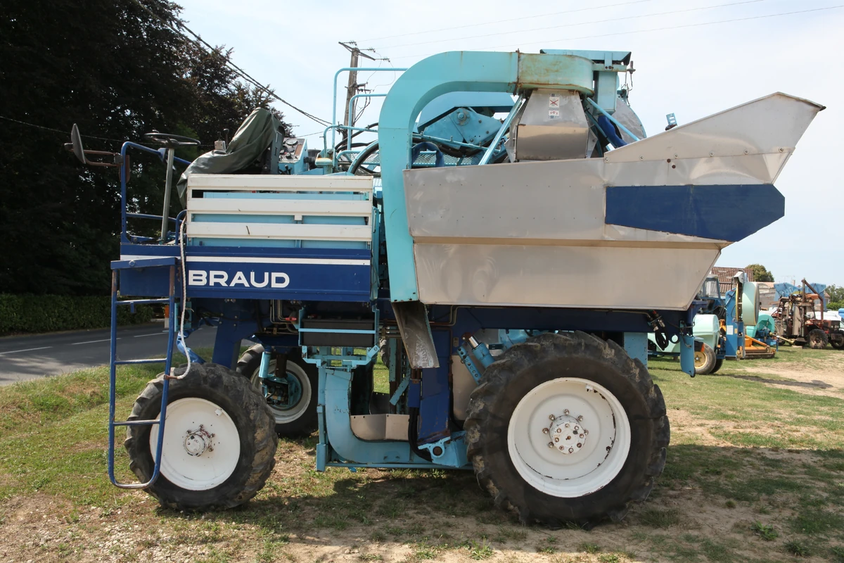 Braud | Tractor & Construction Plant Wiki | Fandom