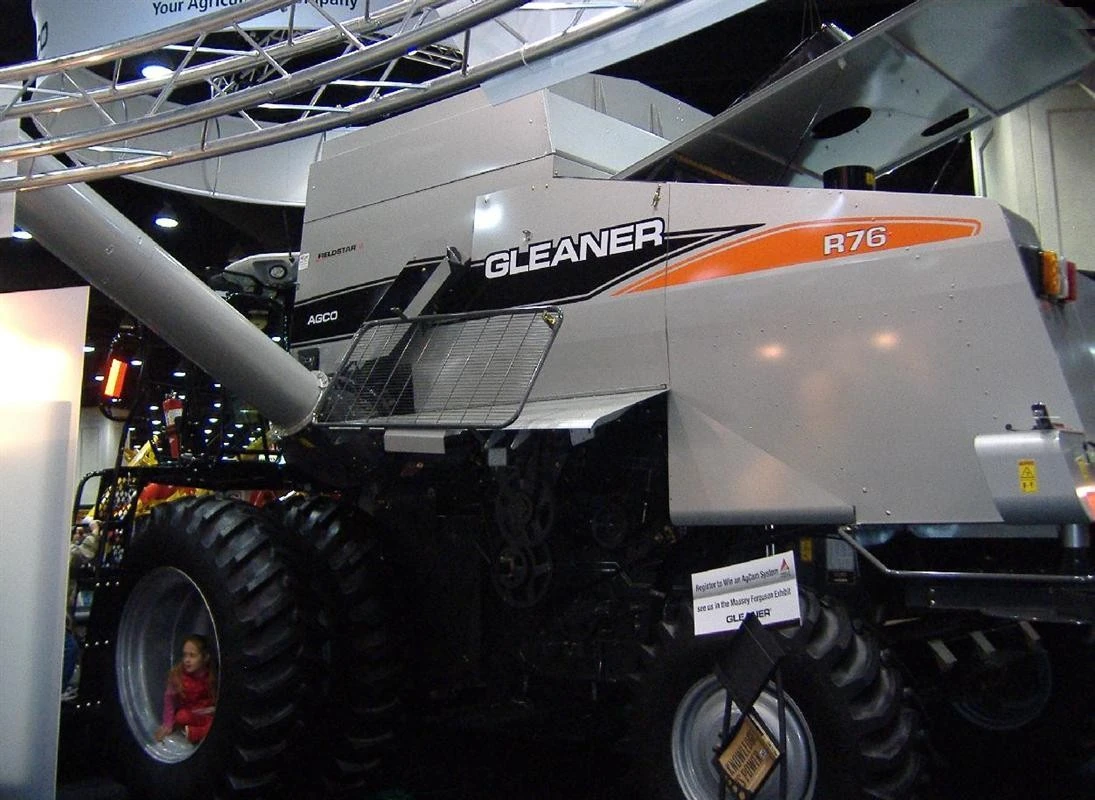 AGCO Gleaner R76 | Tractor & Construction Plant Wiki | Fandom