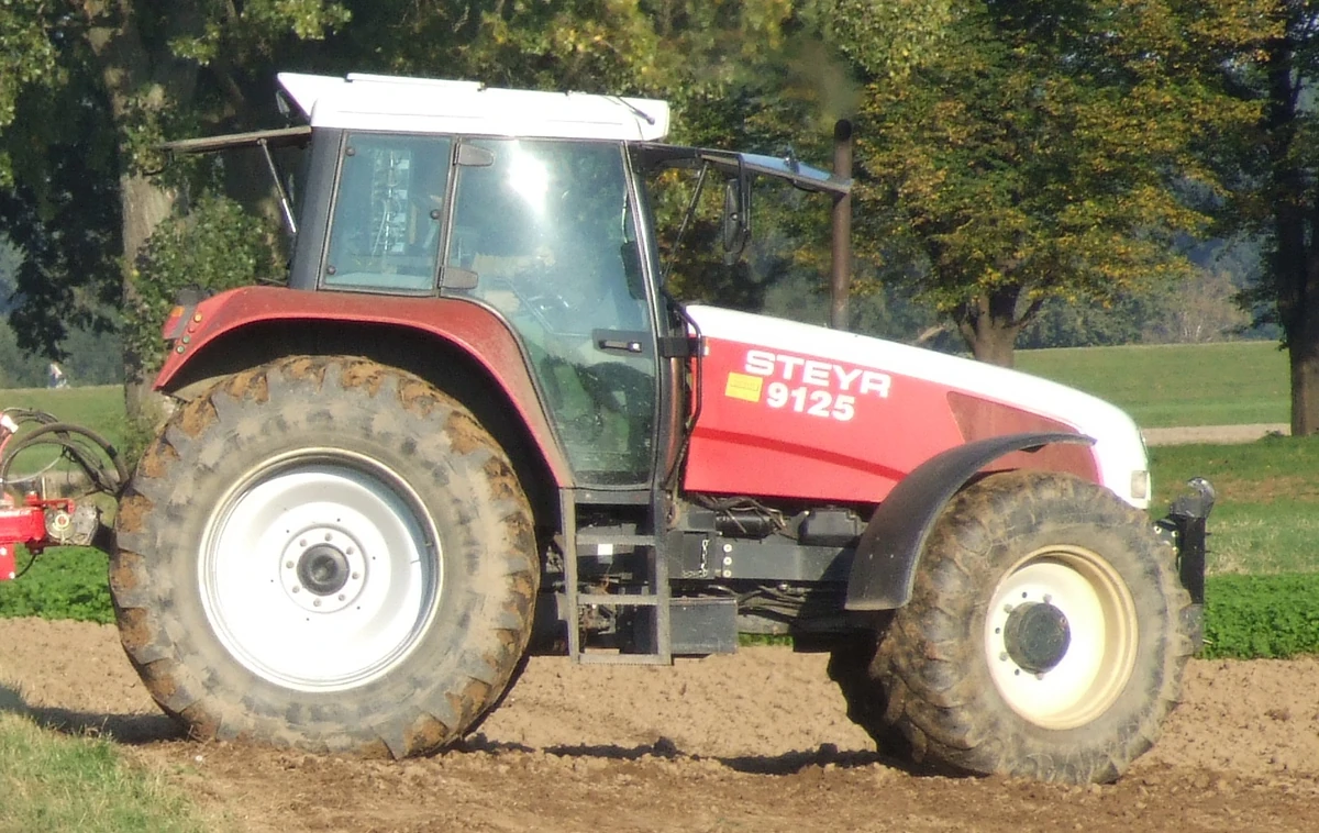 Steyr M-9125 | Tractor & Construction Plant Wiki | Fandom