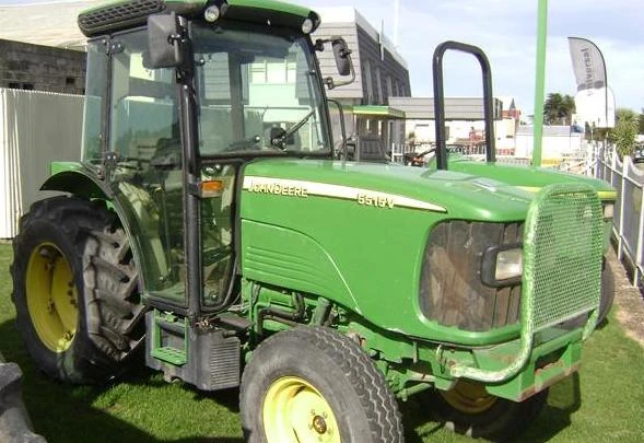John Deere 5515 V | Tractor & Construction Plant Wiki | Fandom