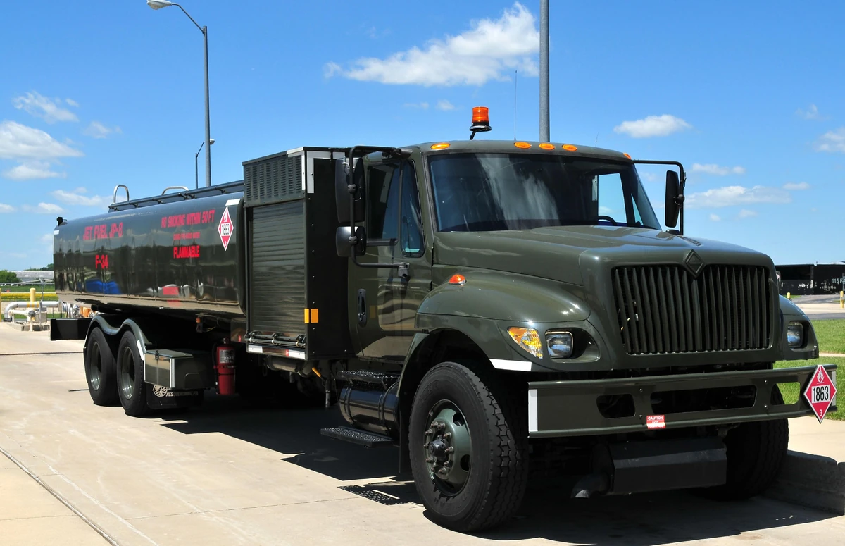 R-11 Refueler | Tractor & Construction Plant Wiki | Fandom