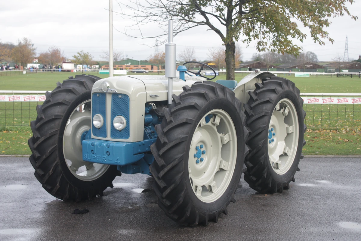 County Super-4 | Tractor & Construction Plant Wiki | Fandom