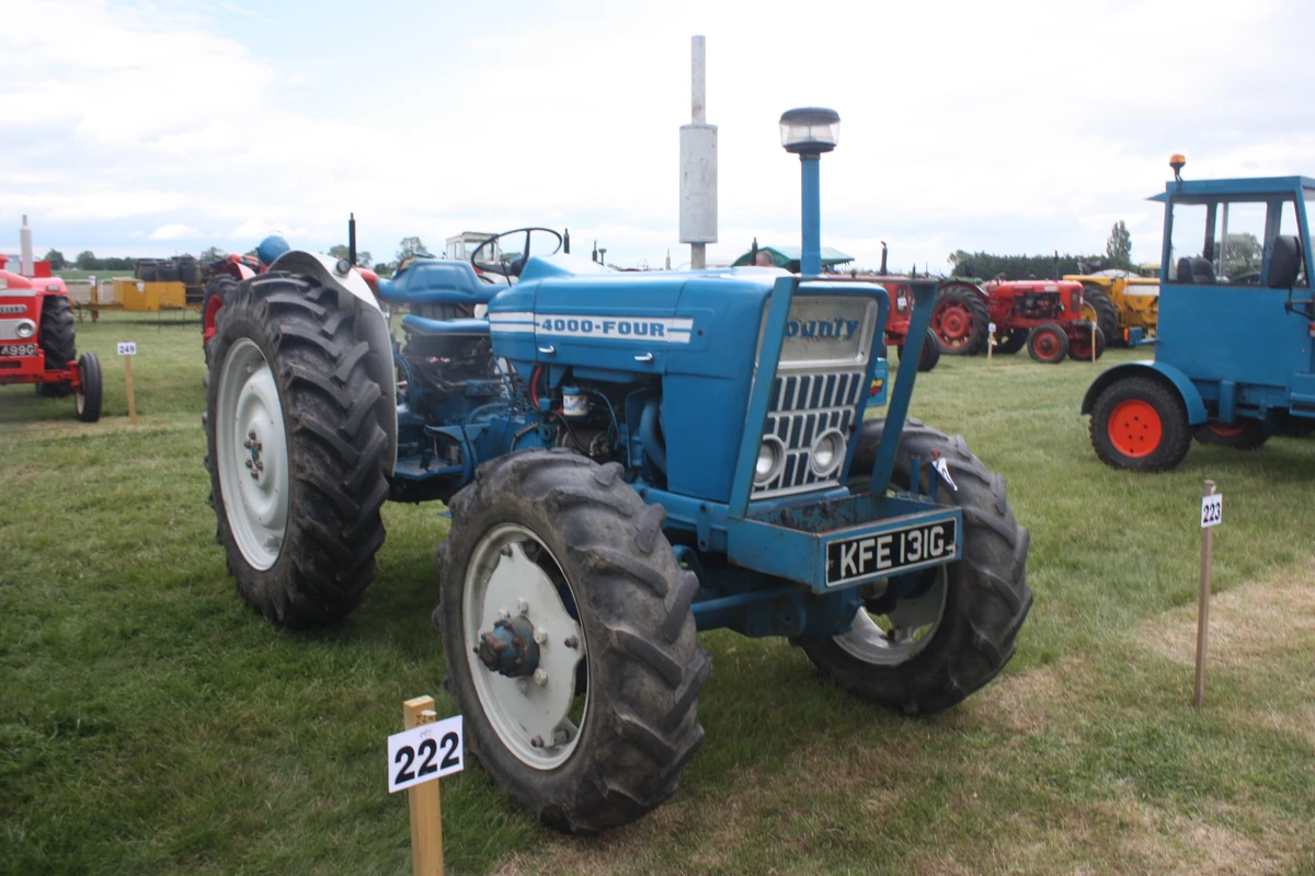 County 4000-Four | Tractor & Construction Plant Wiki | Fandom