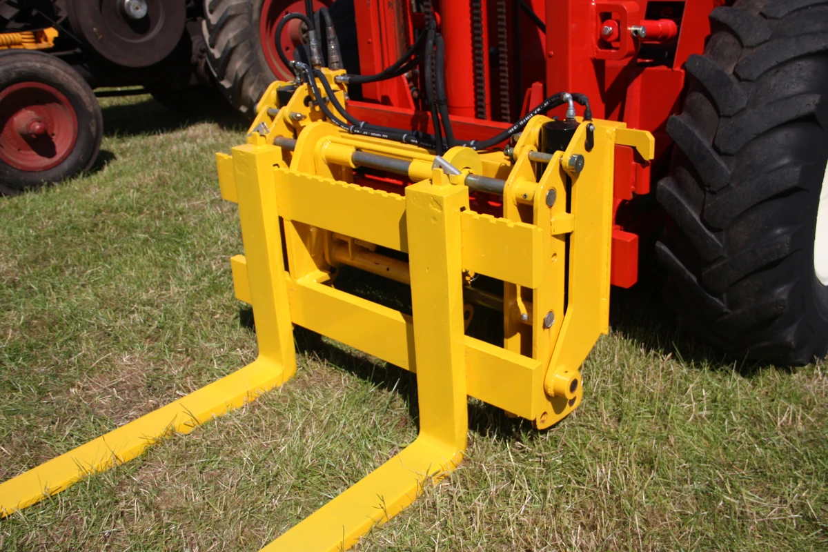 Pallet forks | Tractor & Construction Plant Wiki | Fandom