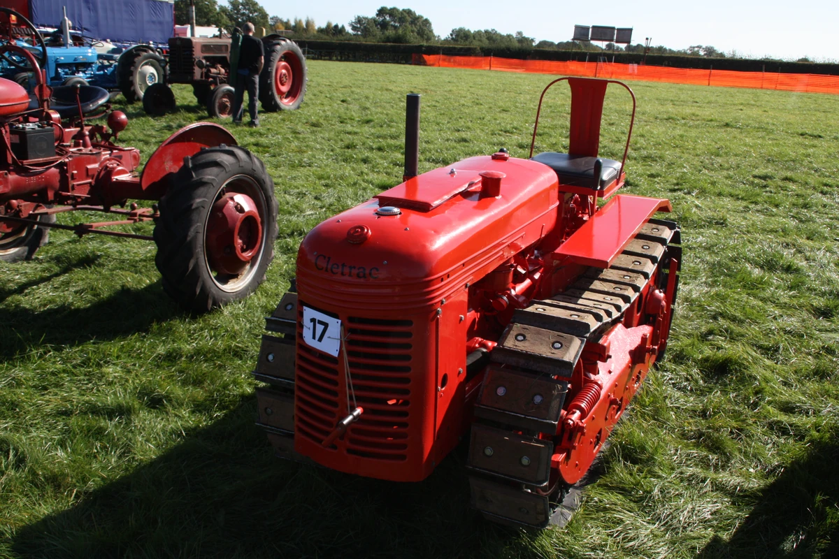 Cletrac HG-31 | Tractor & Construction Plant Wiki | Fandom