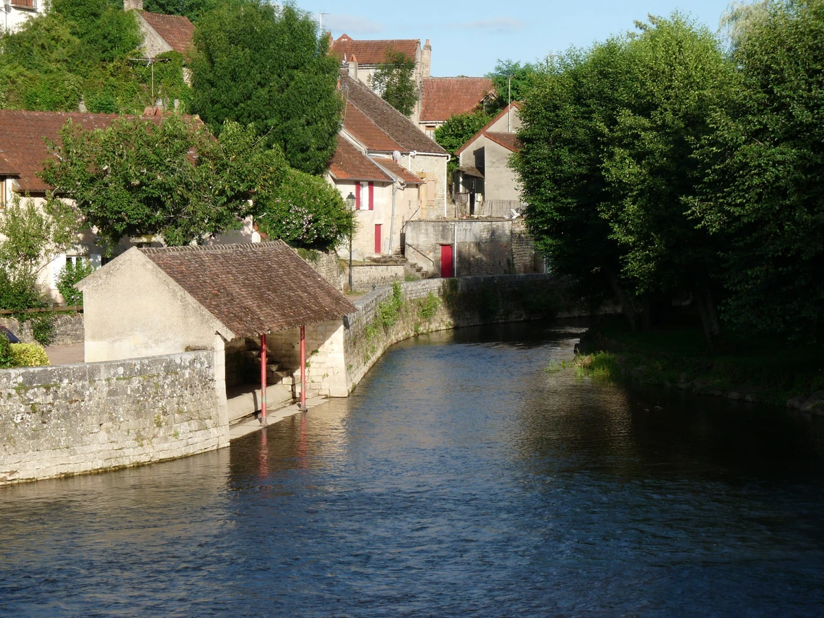 Monceaux-le-Comte | Wiki Le Train des français | Fandom