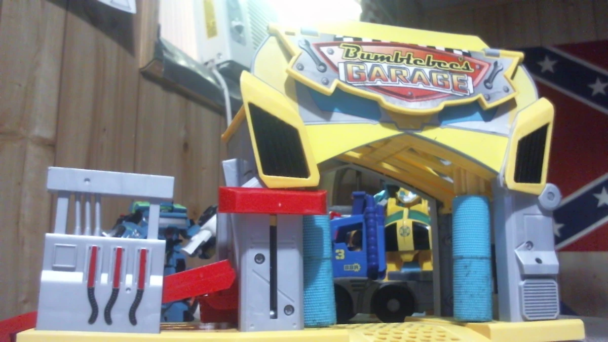 Over-Run's Rescue Garage | Transformers Bots In Disguise (BID) Wikia ...