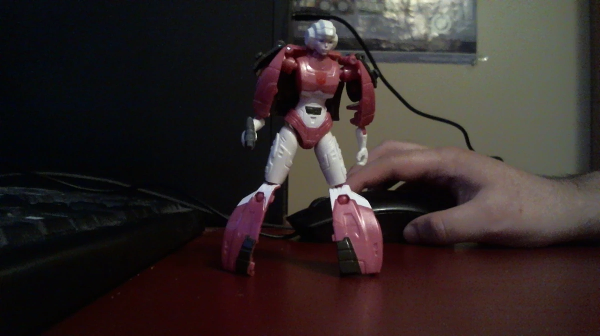 Arcee | Transformers Cosmic-Verse Wiki | Fandom