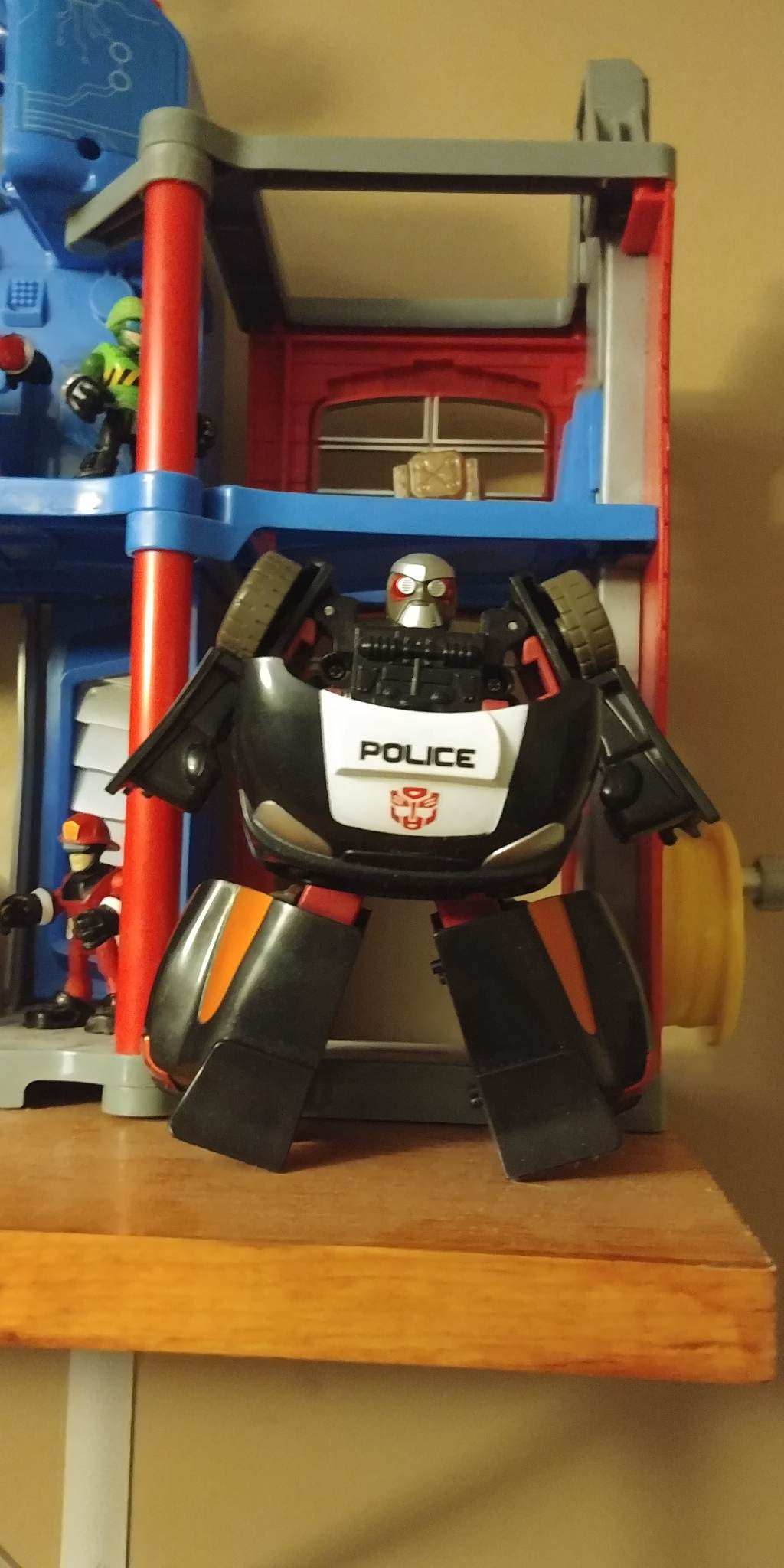Barricade Rescue Bots Universe Transformers Generation 7 Reboot