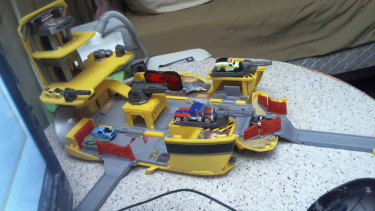 Megaplex (Autobot HQ) & Recoil | Transformers Micro-Verse Wiki | Fandom