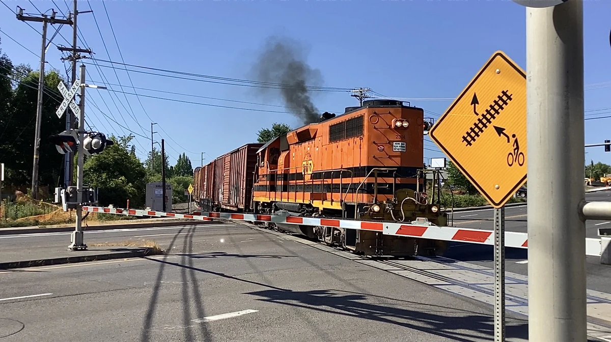 P&W Trains On The WES Commuter Rail Line | TriMet Trivia, Concepts, And ...