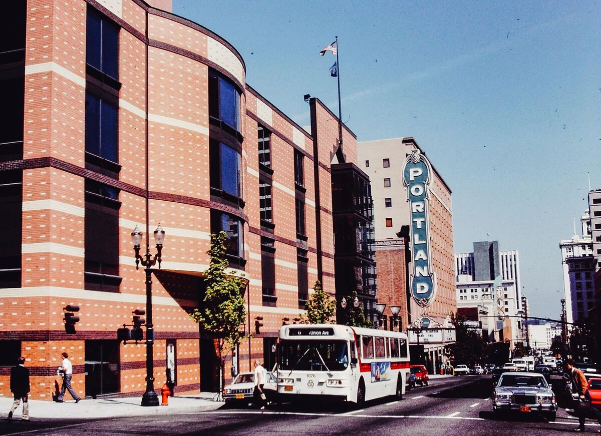 Phase 2 (paint scheme) | TriMet Trivia, Concepts, And What If Wiki | Fandom