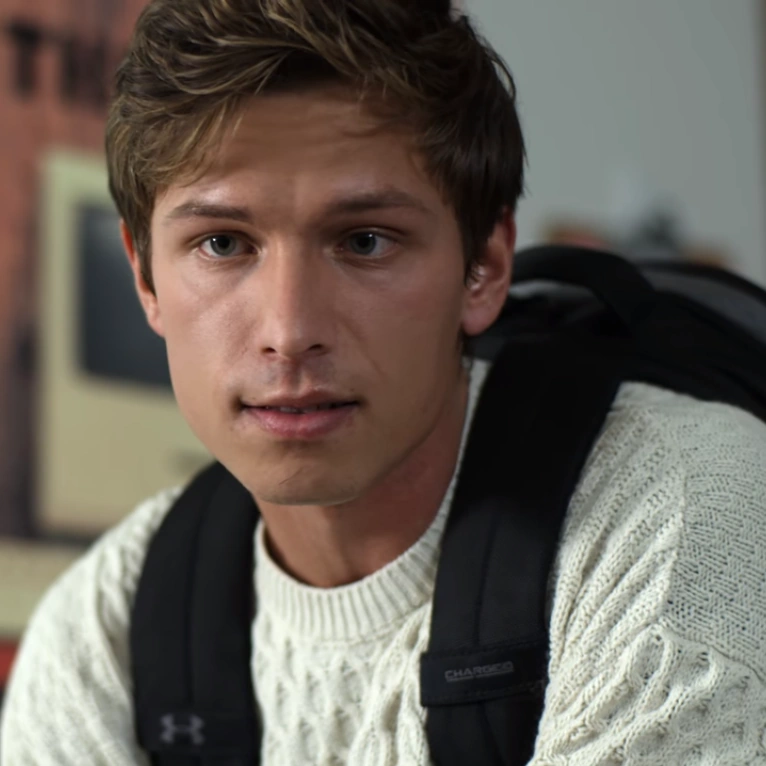 Brady Finch | Trinkets Wiki | Fandom