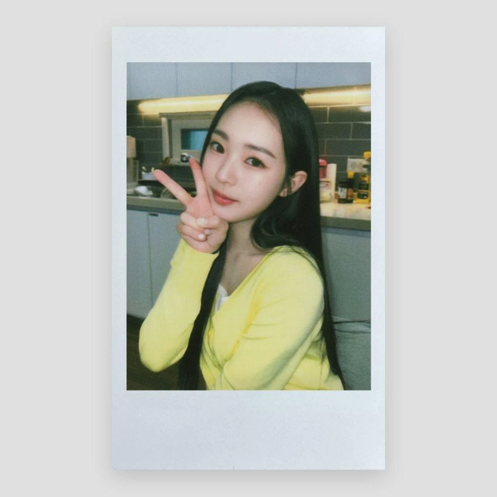 Kim SooMin/Gallery/Polaroids | tripleS Wiki | Fandom