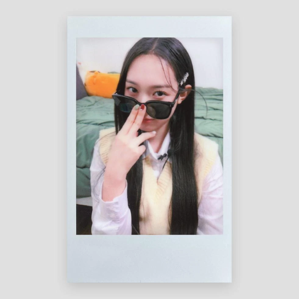 Kim SooMin/Gallery/Polaroids | tripleS Wiki | Fandom