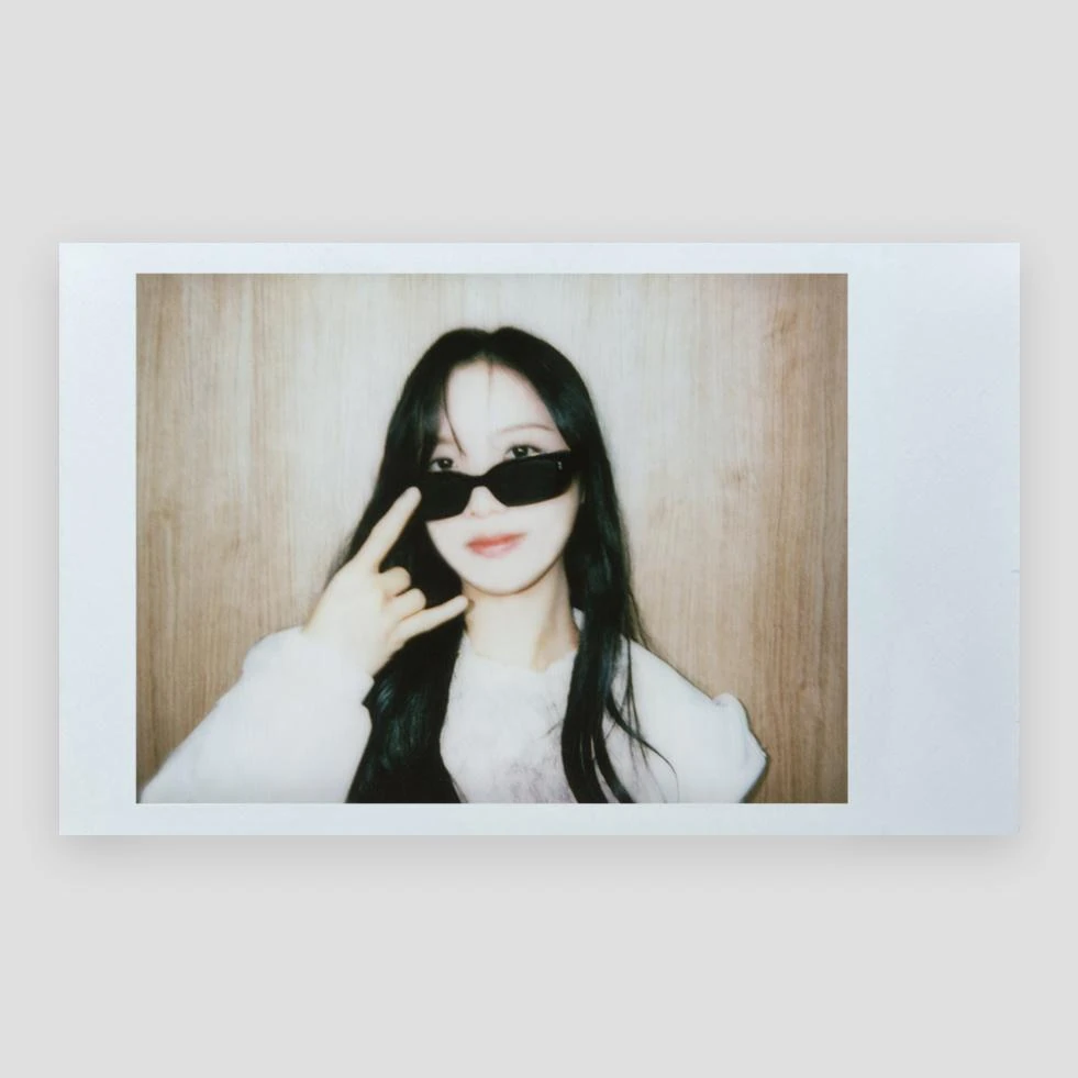 Sullin/Gallery/Polaroids | tripleS Wiki | Fandom