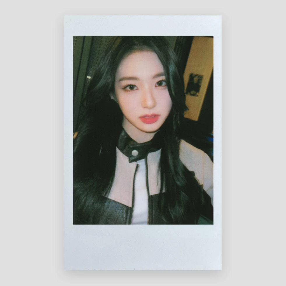Xinyu/Gallery/Polaroids | tripleS Wiki | Fandom