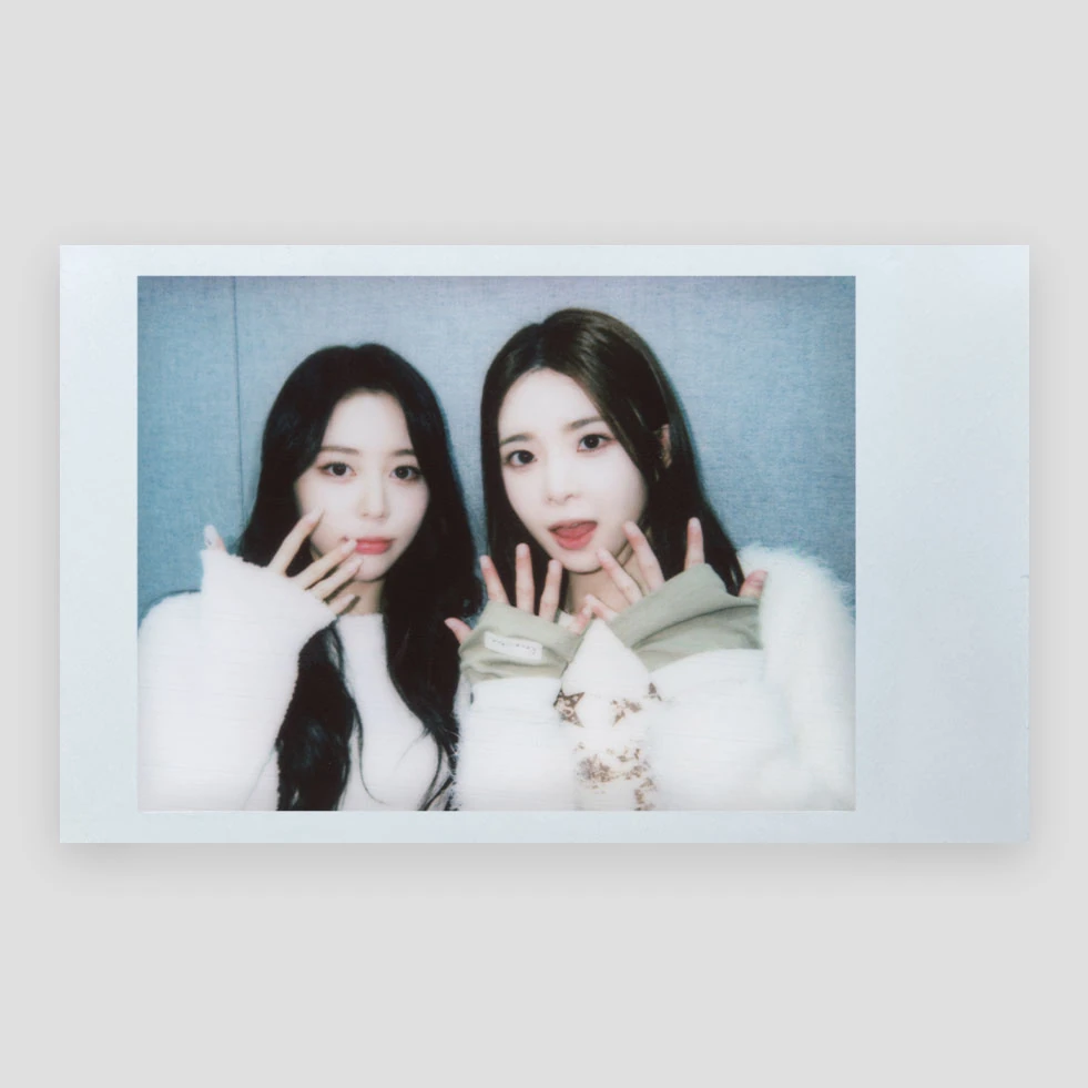 Kotone/Gallery/Polaroids | tripleS Wiki | Fandom