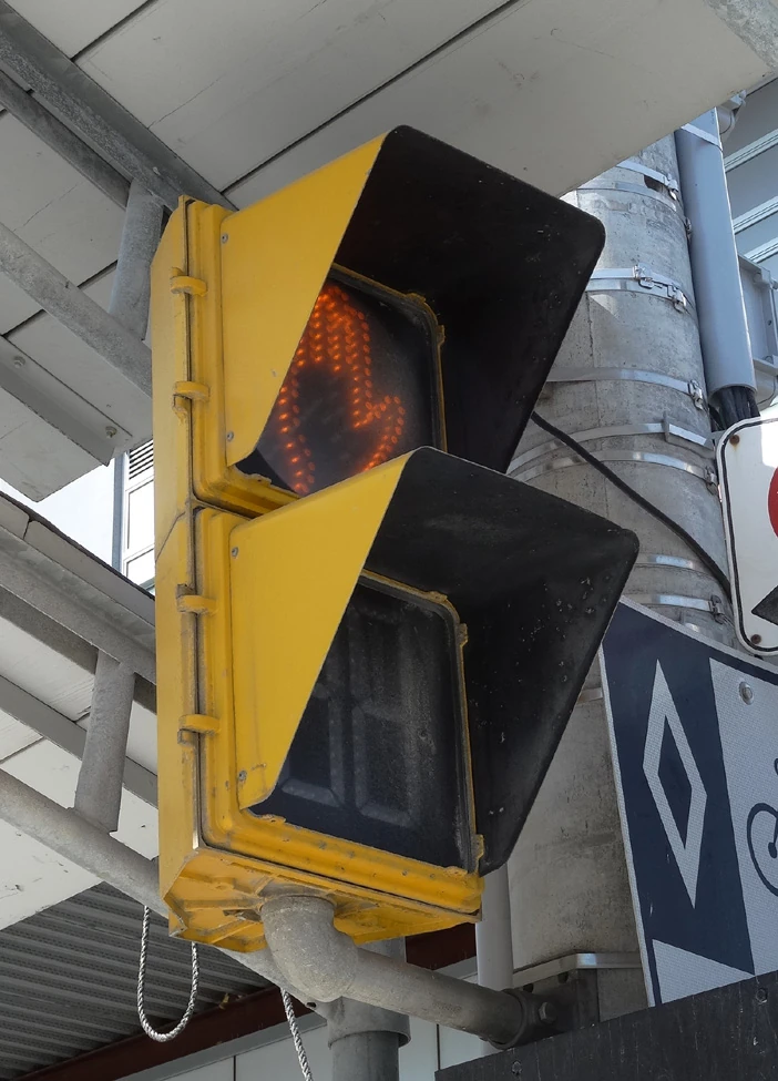 Fortran Pedestrian Signal Type 1 | Toronto Street Furniture Database ...