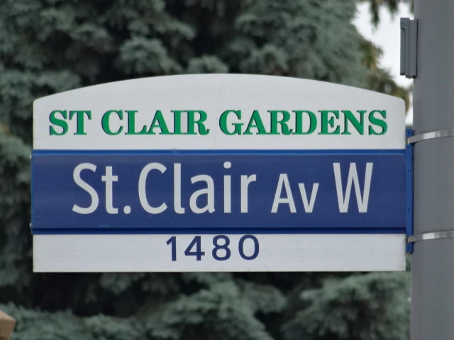 St. Clair Gardens (v2) | Toronto Street Sign Database Wiki | Fandom