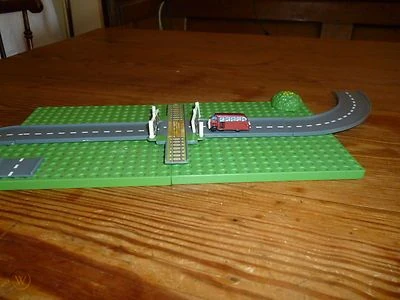Bertie and Level Crossing | Thomas Die-Cast Wiki | Fandom