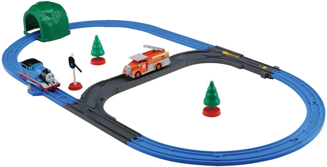 Let's Run Together! Fire-Engine Flynn and Thomas Set | Thomas Motorized ...