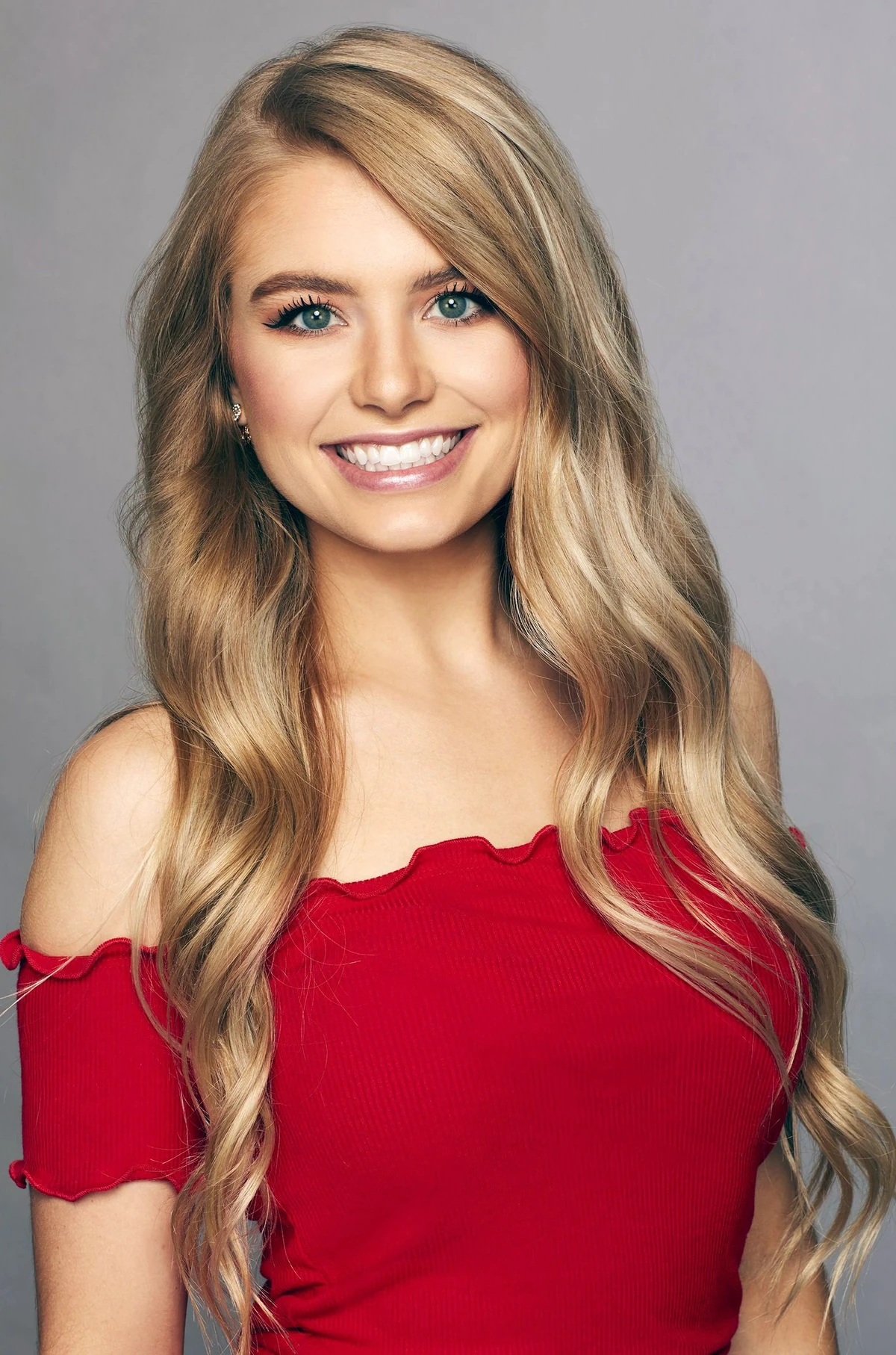 Ava Ravinger | Tuckerverse Wiki | Fandom