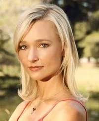 Sarah Holmes | Tuckerverse Wiki | Fandom