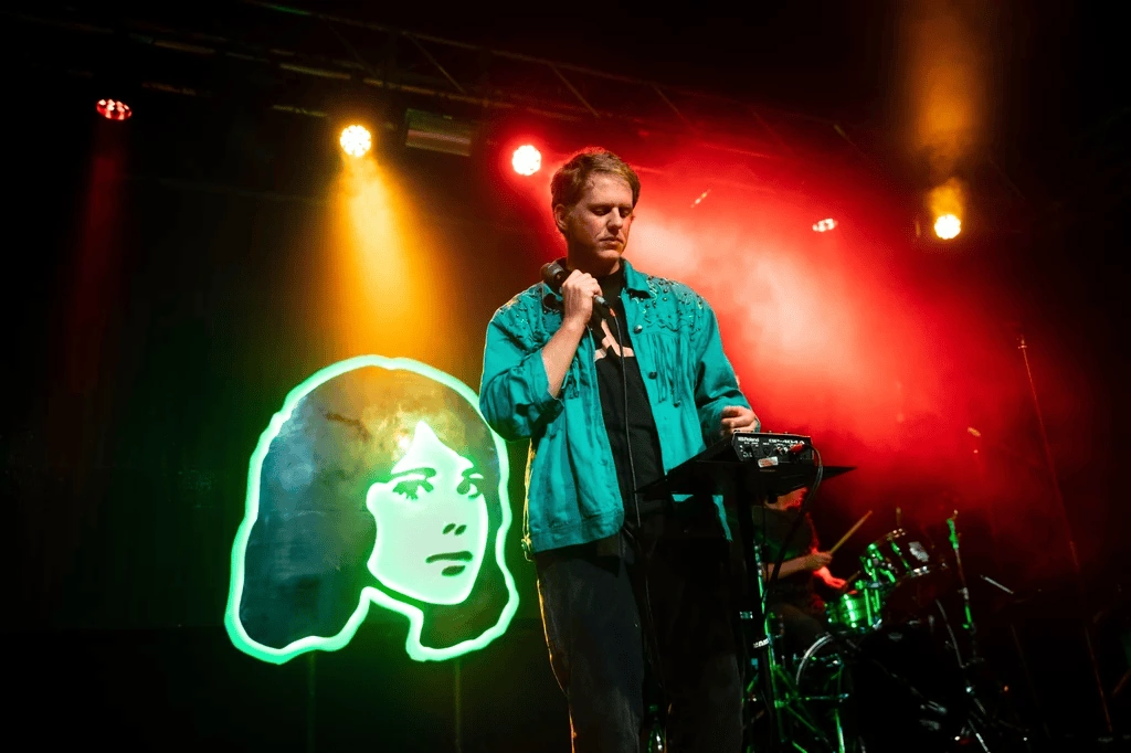 Brad Petering | TV Girl Wiki | Fandom