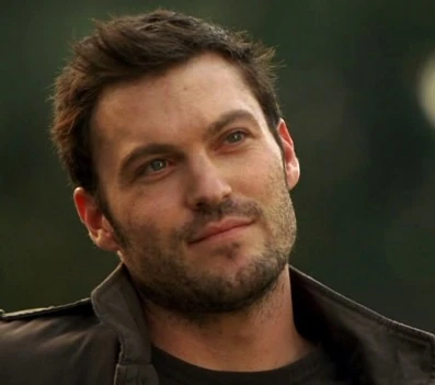 Derek Reese | TV Database Wiki | Fandom