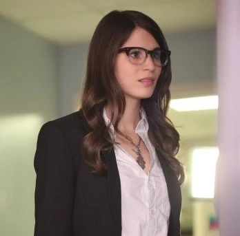 Piper Shaw | TV Database Wiki | Fandom