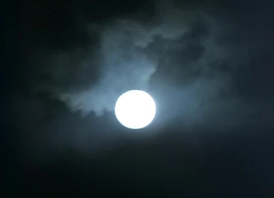 Full moon | TV Database Wiki | Fandom