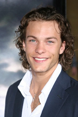 Kyle Schmid | TV Database Wiki | Fandom