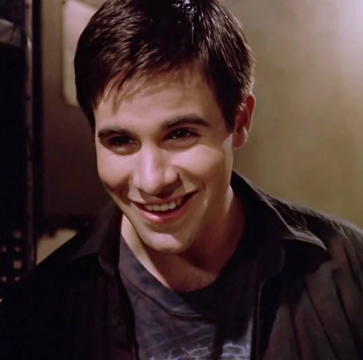 Tucker Wells | TV Database Wiki | Fandom