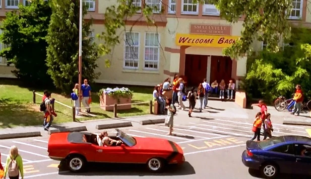Smallville High School | TV Database Wiki | Fandom