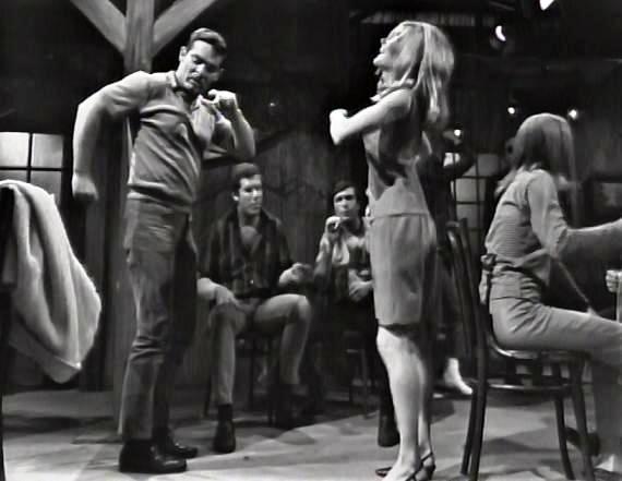 Dark Shadows: 2 | TV Database Wiki | Fandom