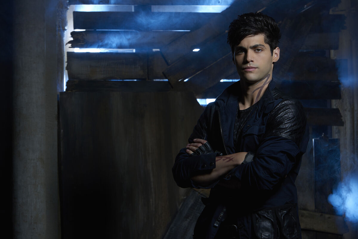 Category:Images of characters | Shadowhunters on Freeform Wiki | Fandom Category:Images of characters | Shadowhunters on Freeform Wiki | Fandom