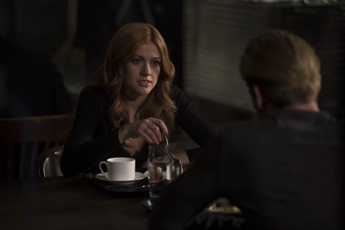Category:Promotional images for S03E15 To the Night Children ...