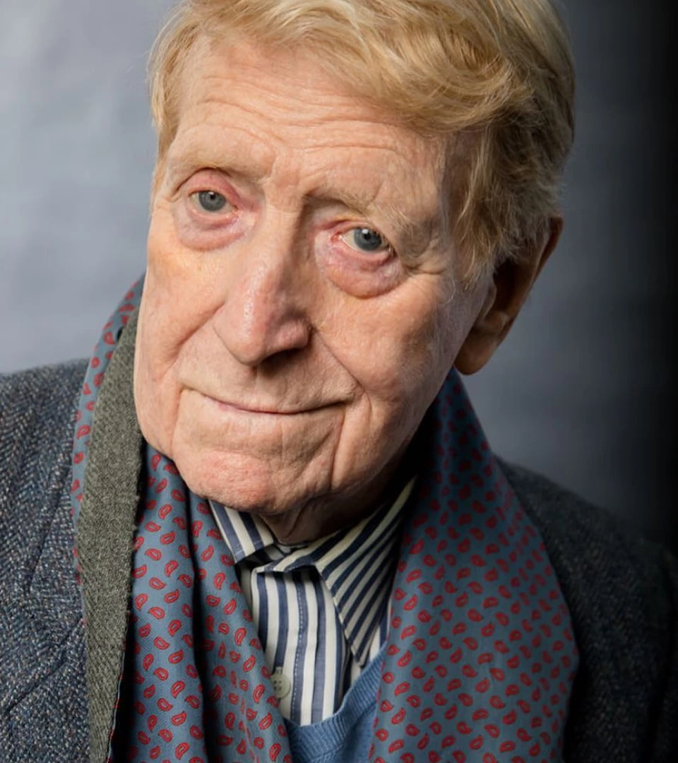 Clive Revill | Twa Wiki | Fandom