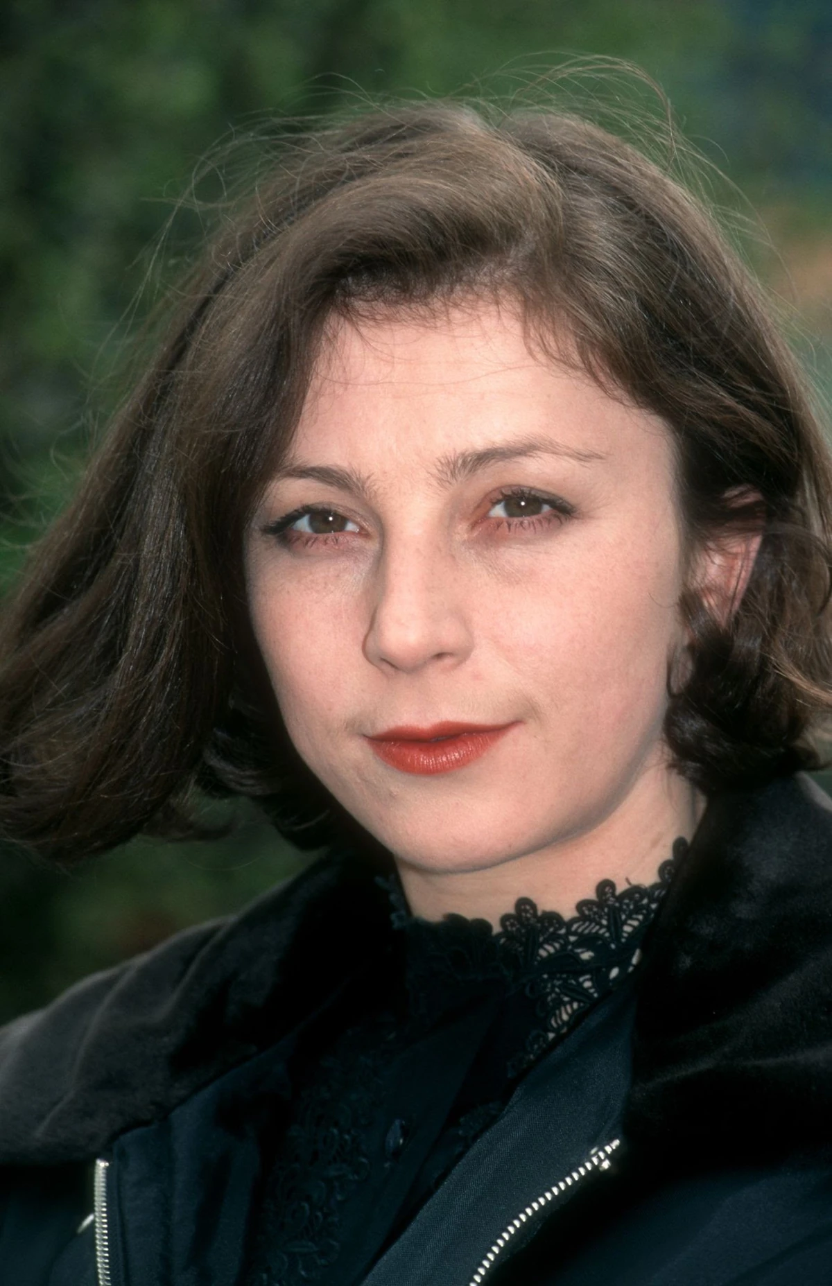 Bettina Redlich | Twa Wiki | Fandom