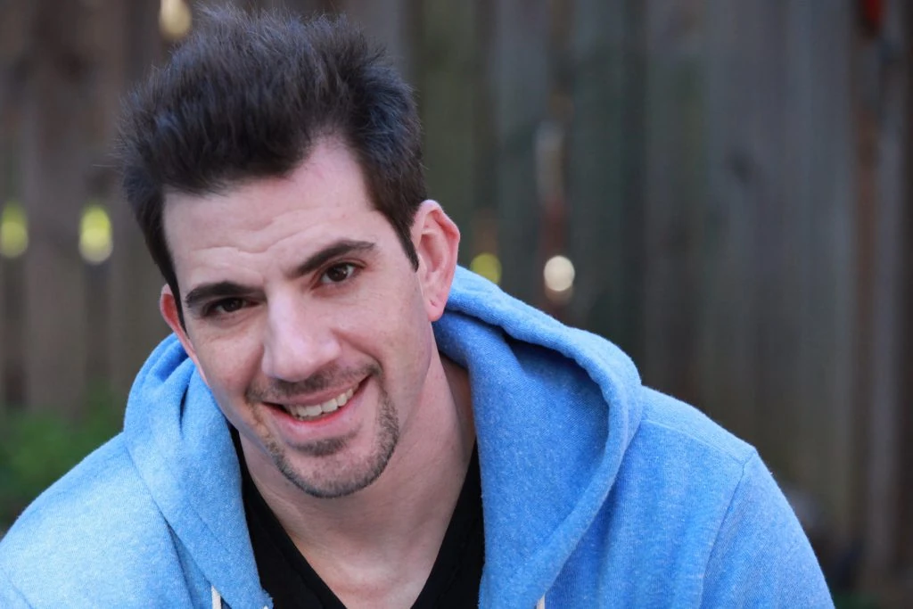 Chris Hecht | 20s A Difficult Age Wiki | Fandom