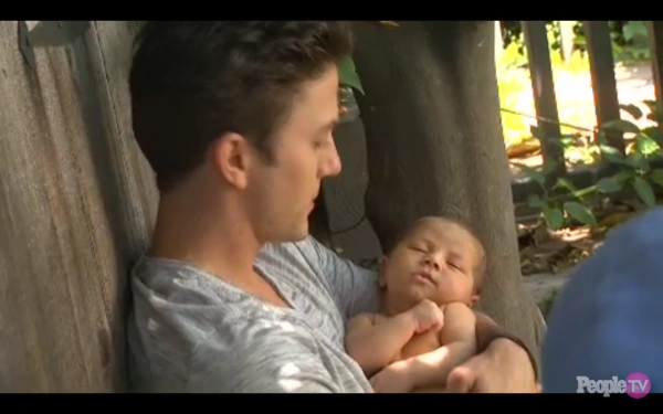 User blog:*VampireGurl*/Jackson Rathbone & Son In People Magazine ...