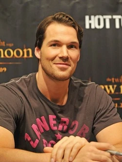 Daniel Cudmore Shirtless