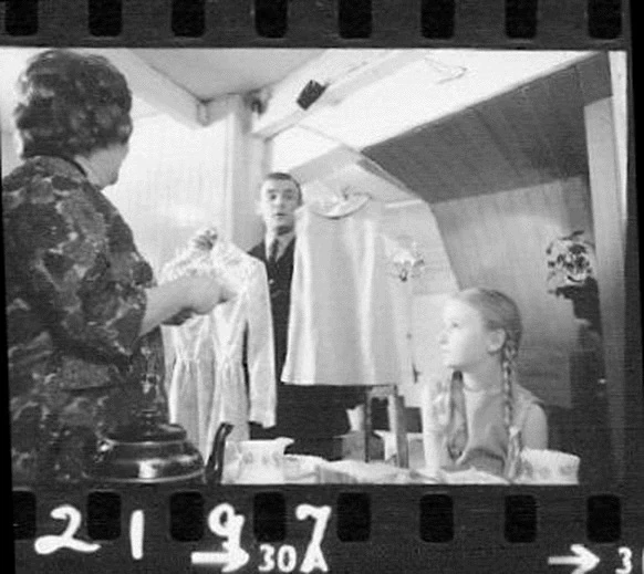 Missing scenes - Howie confronting May and Myrtle with Holly's clothes ...