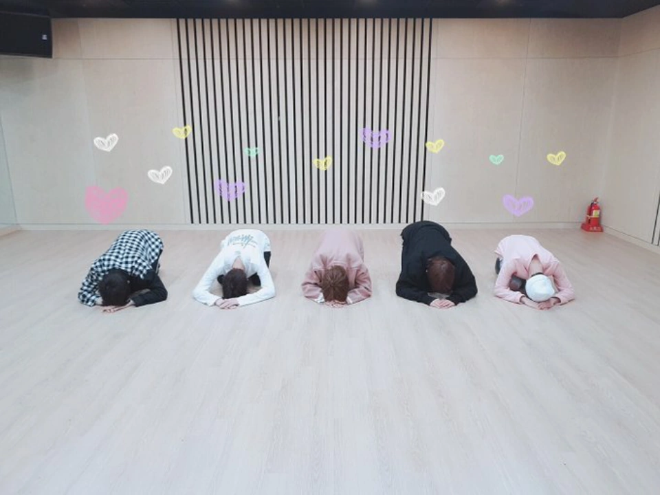 Category:Galleries | TXT Wiki | Fandom