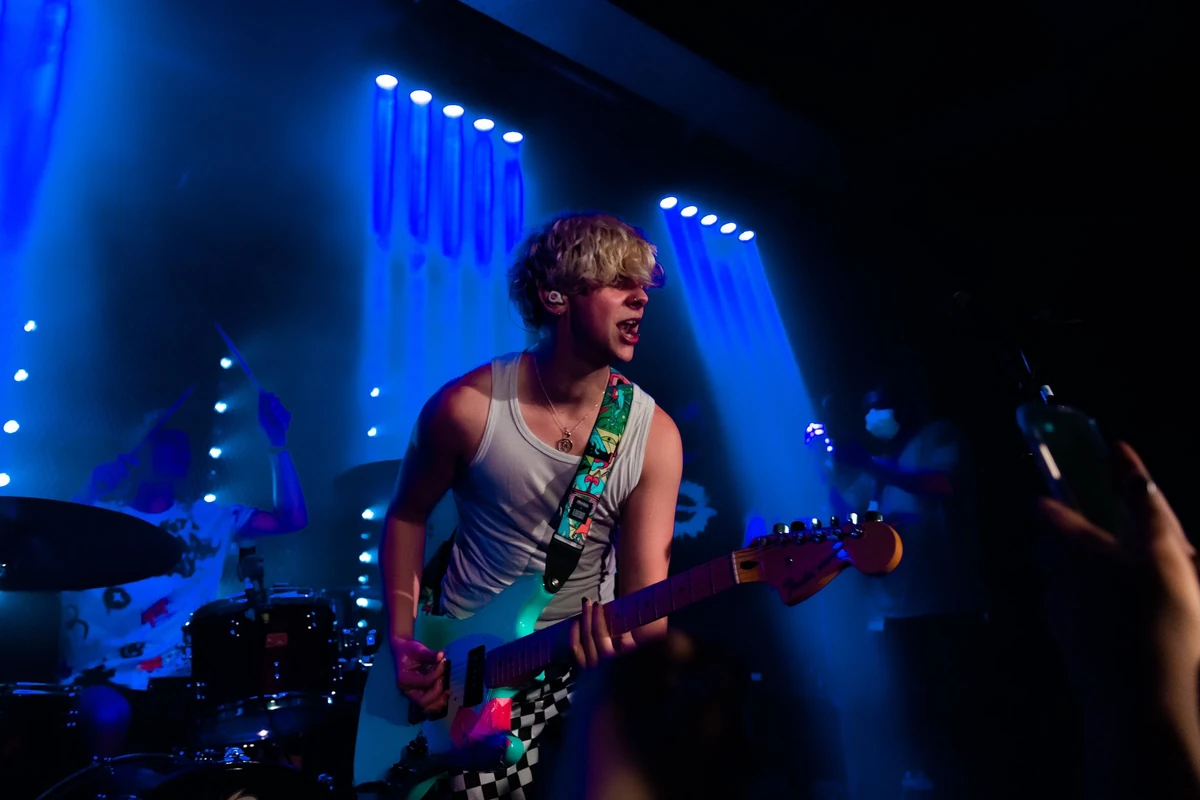 Rosegold Tour | The Pink Switchblade Wiki | Fandom