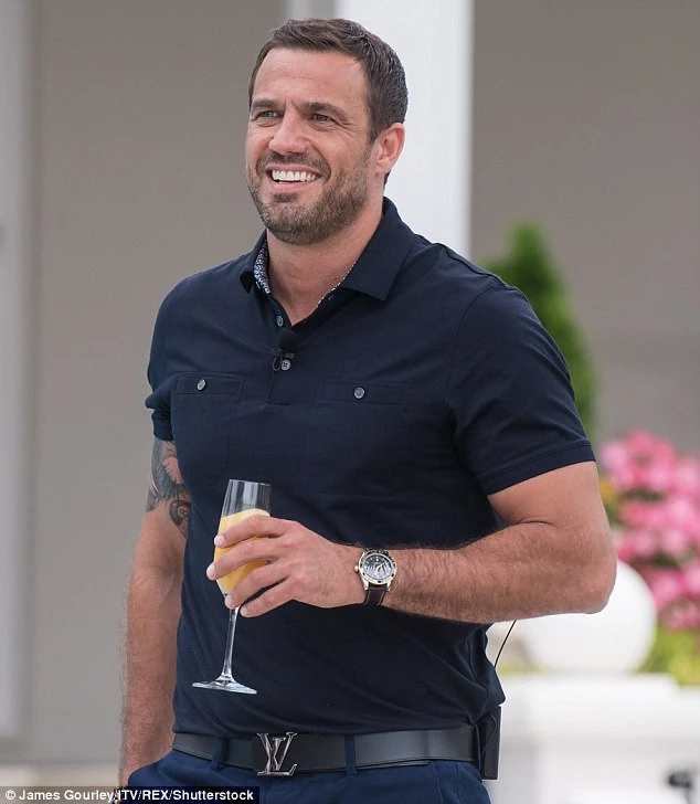 Warren Fox | UK Real Life Soap Crossover Wiki | Fandom