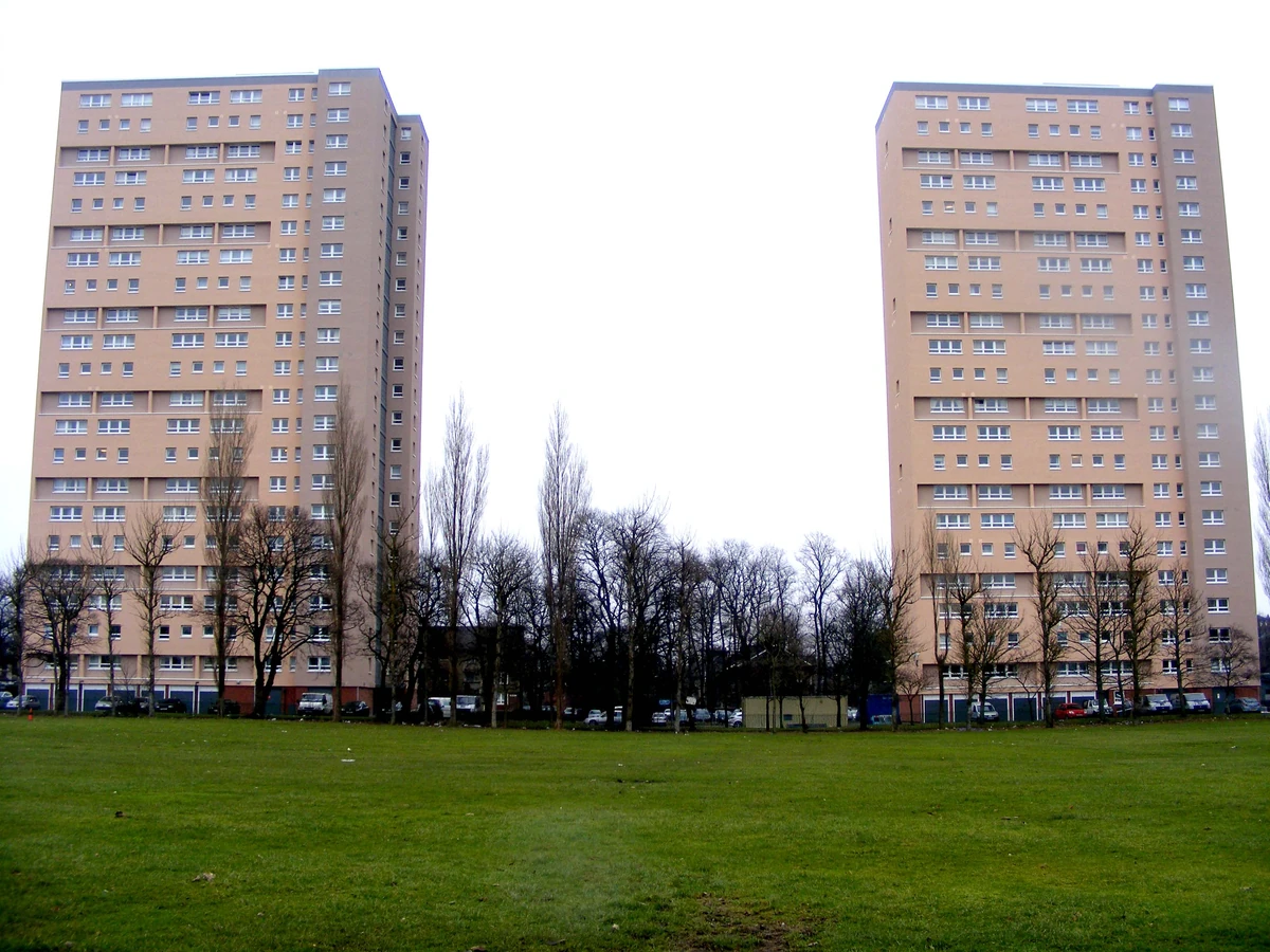 40 Dumbreck Court | UK Housing Wiki | Fandom