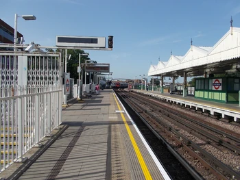 Putney Bridge tube station | UK Transport Wiki | Fandom