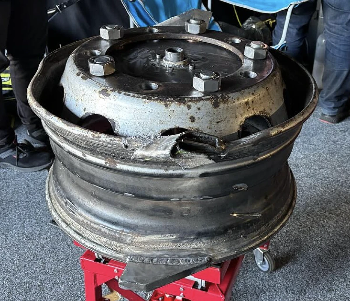 Lugnut | Ultimate Robot Archive Wikia | Fandom